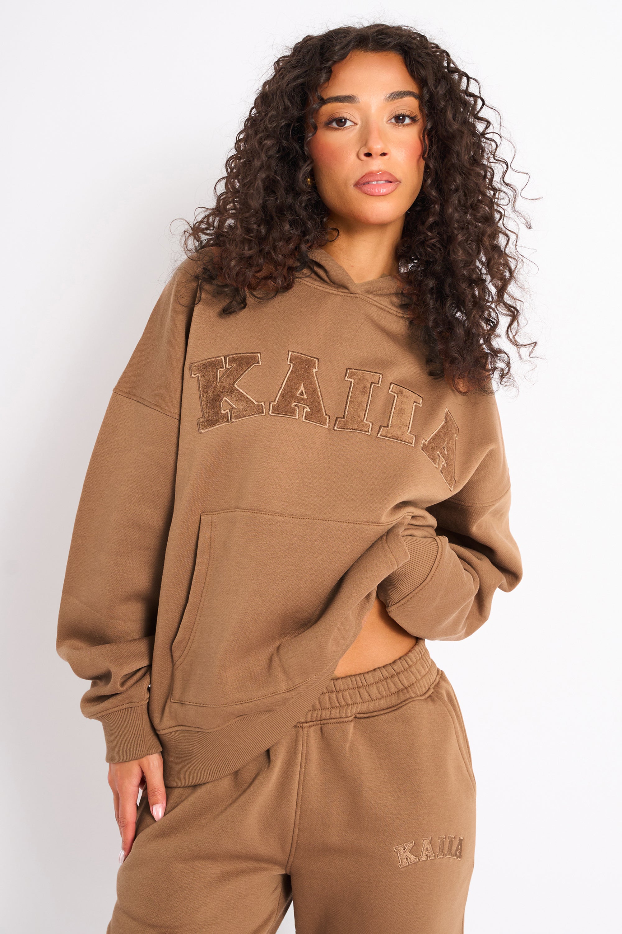 Brown Tracksuits – Kaiia