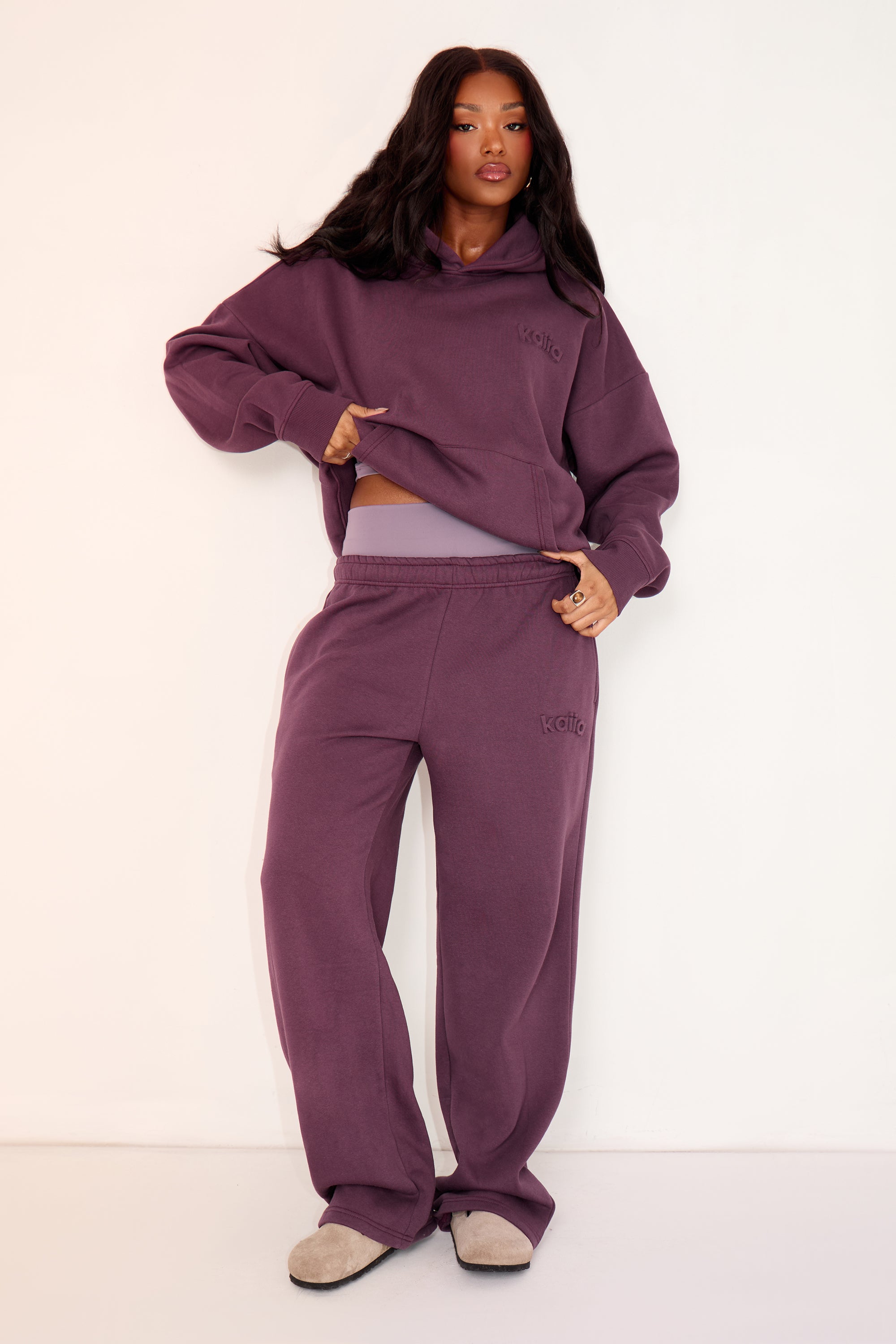 Kaiia Embossed Logo Wide Leg Jogger Aubergine | Kaiia